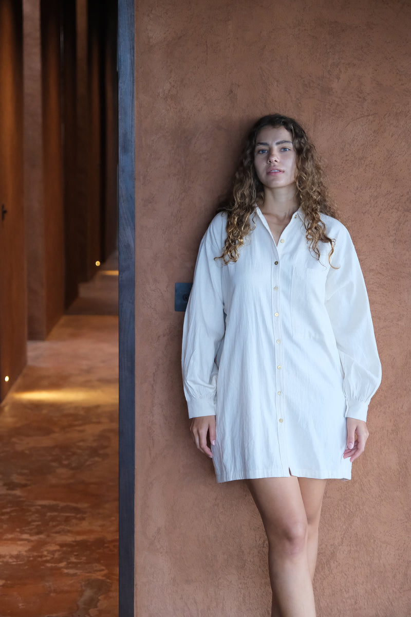 The White Artist Smock – World of Crow